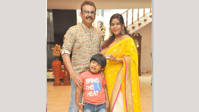 తన మూడో భార్య రమ్య రఘుపతి బండారం బయటపెట్టిన సీనియర్ నరేష్ - Latest ...